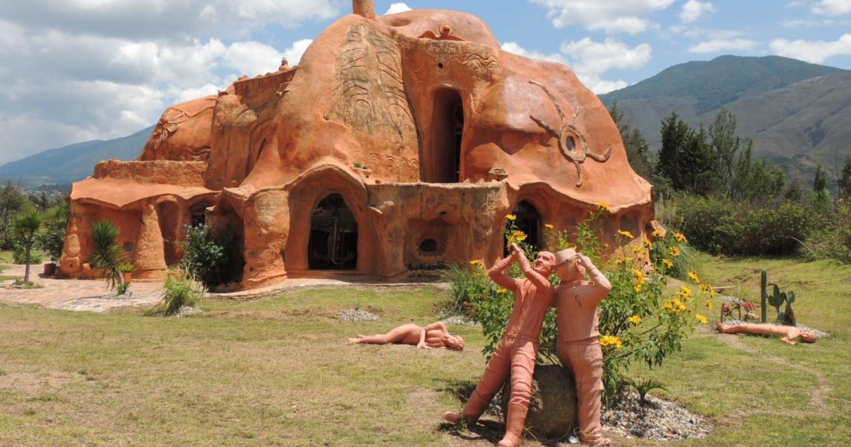'Flintstones' House Made Entirely of Clay Attracts Visitors