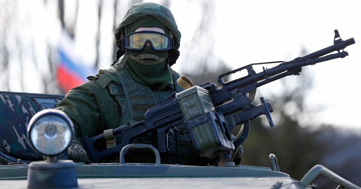 Ukraine Border Guards Report Russian Armor Build-Up Near Crimea