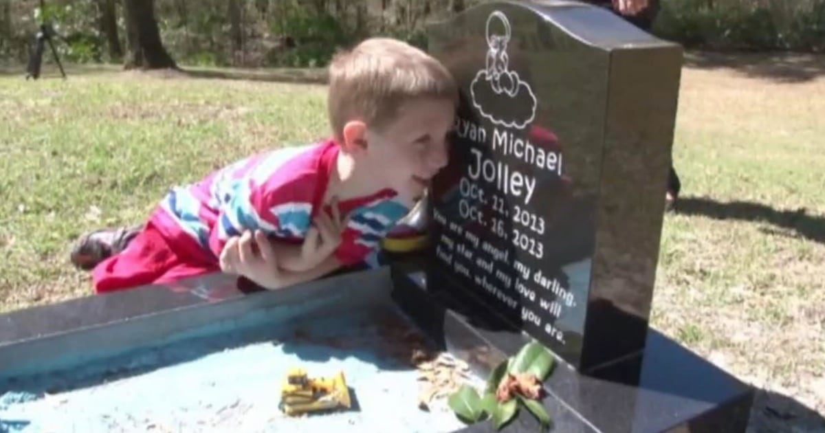 Mom Adds Sandbox to Newborn Son's Grave