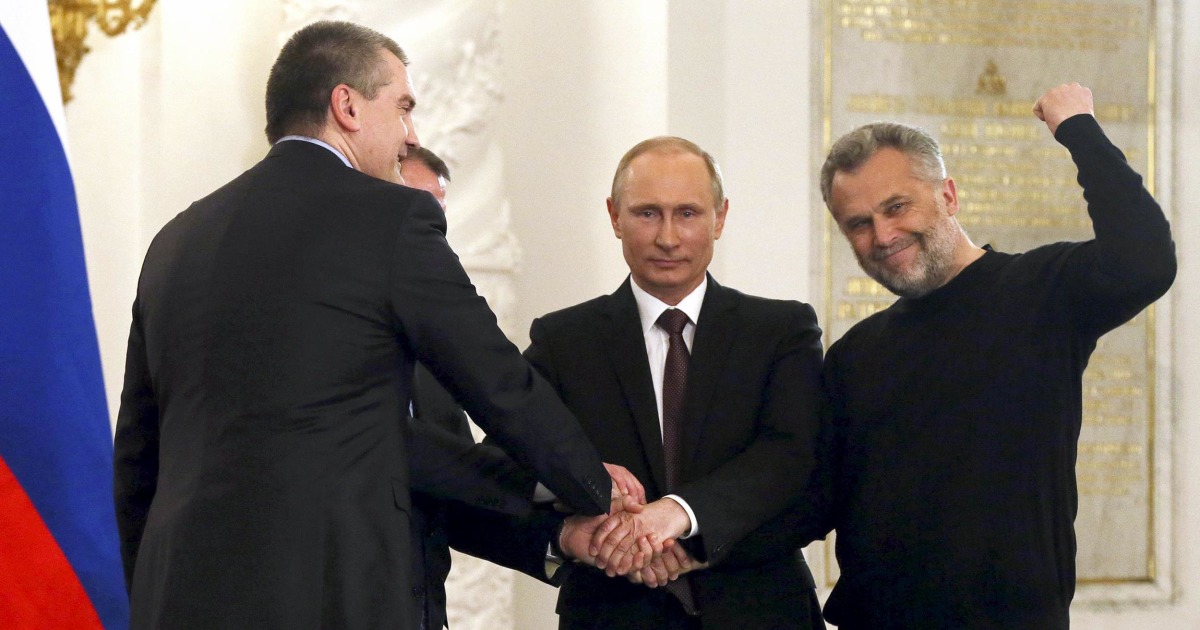 Putin Signs Draft Treaty Making Crimea Part of Russia