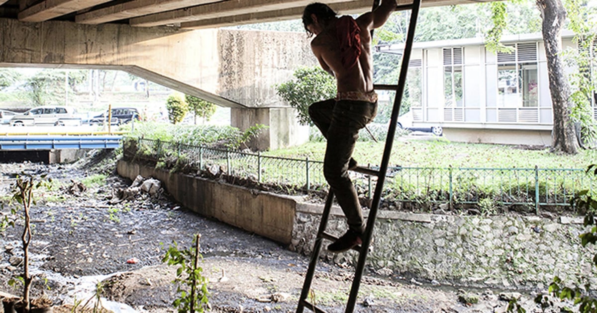 These 100 People Live Inside (Literally) an Urban Bridge