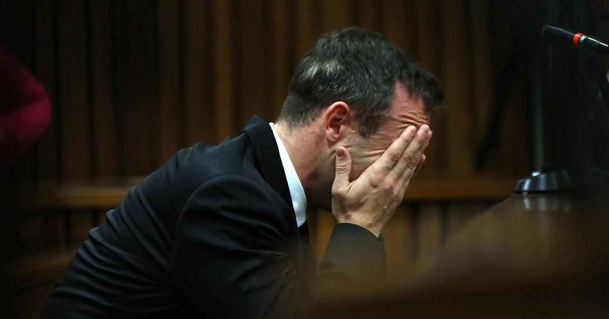 Pistorius Says Girlfriend Died While He Was Holding Her