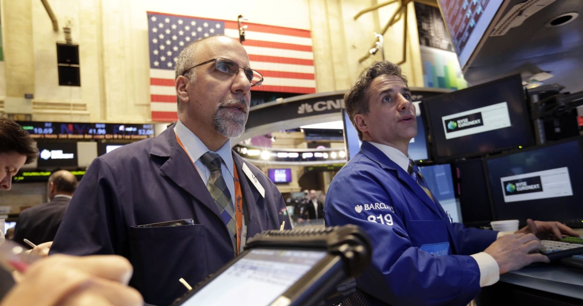 Stocks Tumble in Tech Share Rout; Nasdaq's Worst Day in 2 Years
