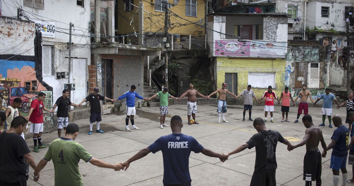 Rio Neighborhood Mourns After Dancer's Death