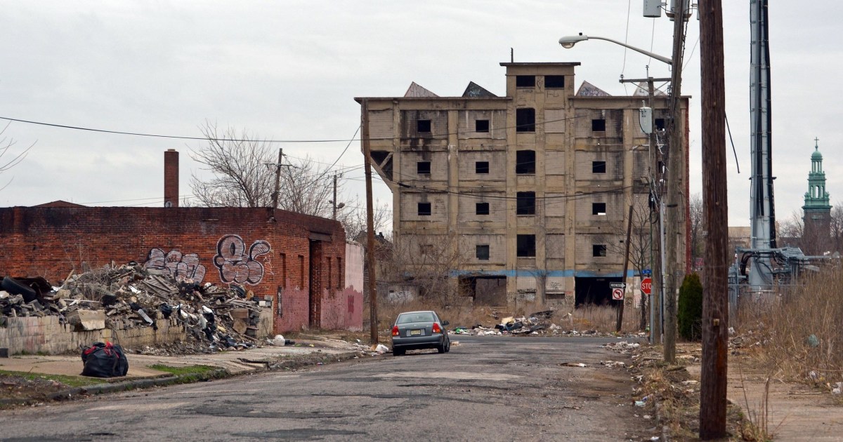 Poor Falling Further Behind the Rest of Americans, Study Says