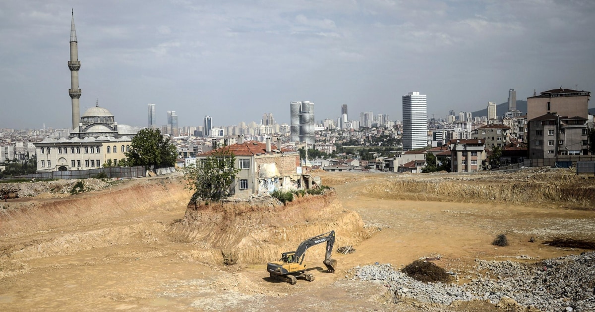 Lone Home Halts Istanbul Construction Project