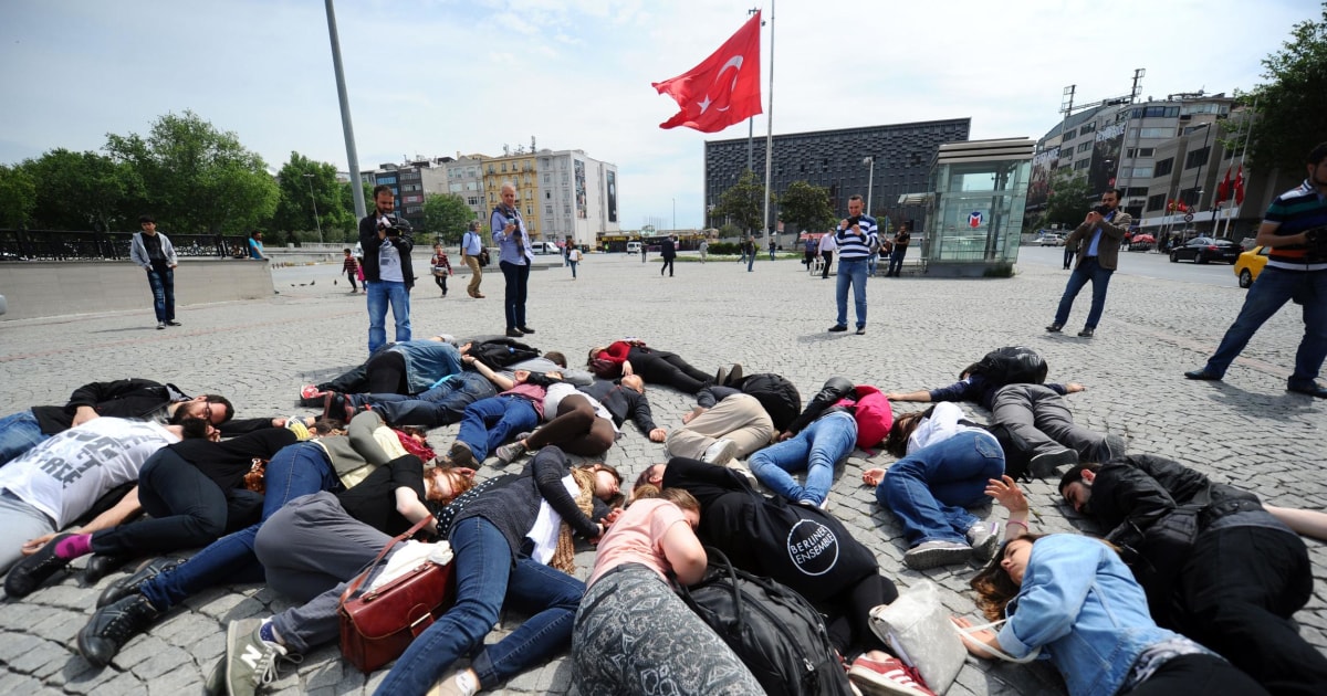 Turkish Mine Disaster Draws Protest to Istanbul's Taksim Square