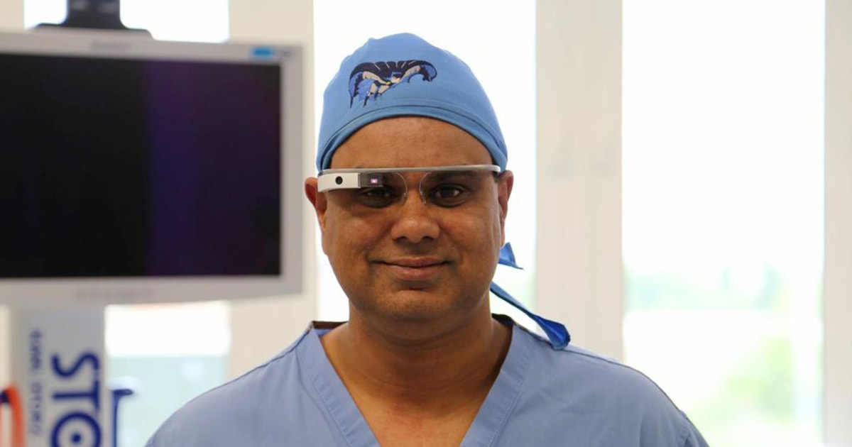 British Doctor Livestreams Cancer Surgery Using Google Glass