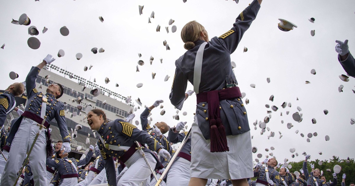 West Point Graduates Celebrate After Obama's Commencement Speech