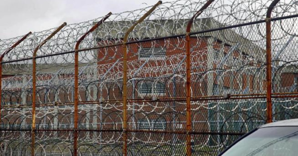Rikers Guard in Hot Cell Death Has Record of Leaving Post