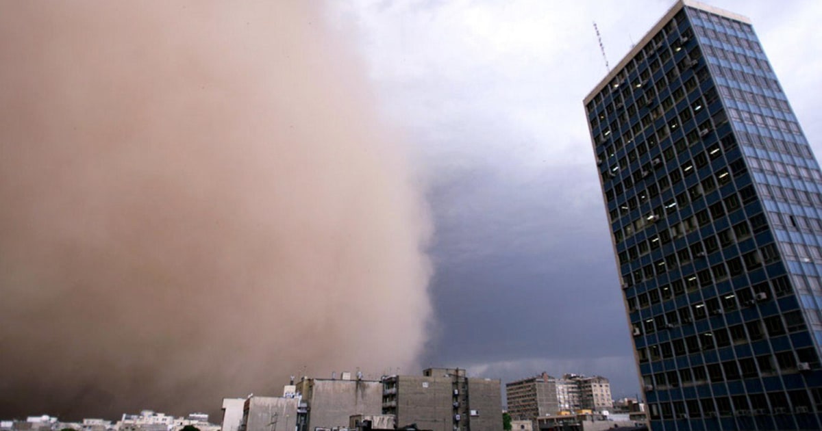 Deadly Sandstorm Engulfs Iranian Capital