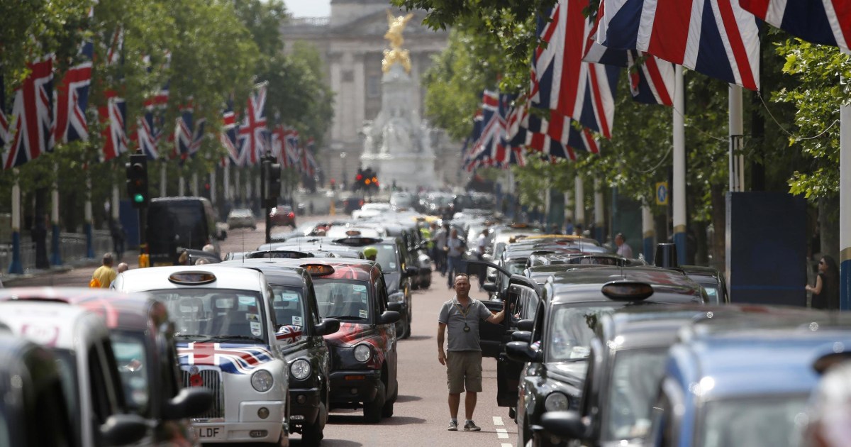 European Taxi Drivers Snarl Traffic With Rallies Over Uber's Car Service