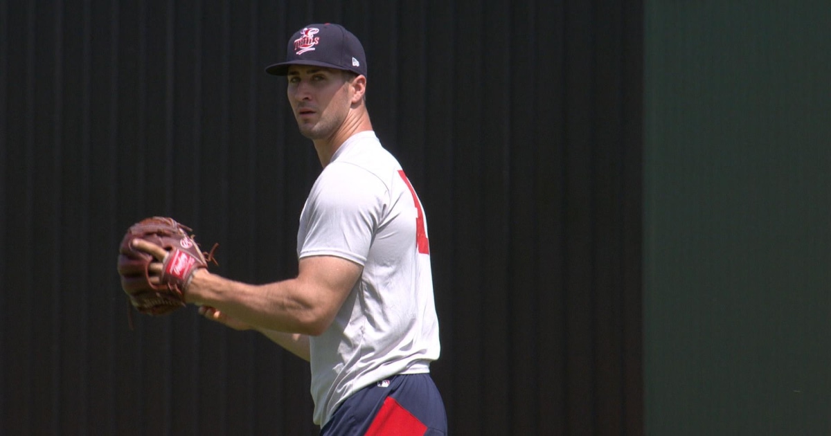 Twins Sign Former Art School Student With 100 mph Fastball