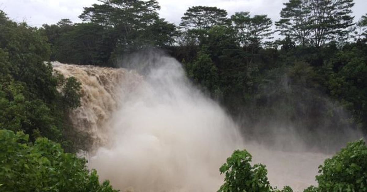 See Hurricane's Awesome Effect on Waterfall