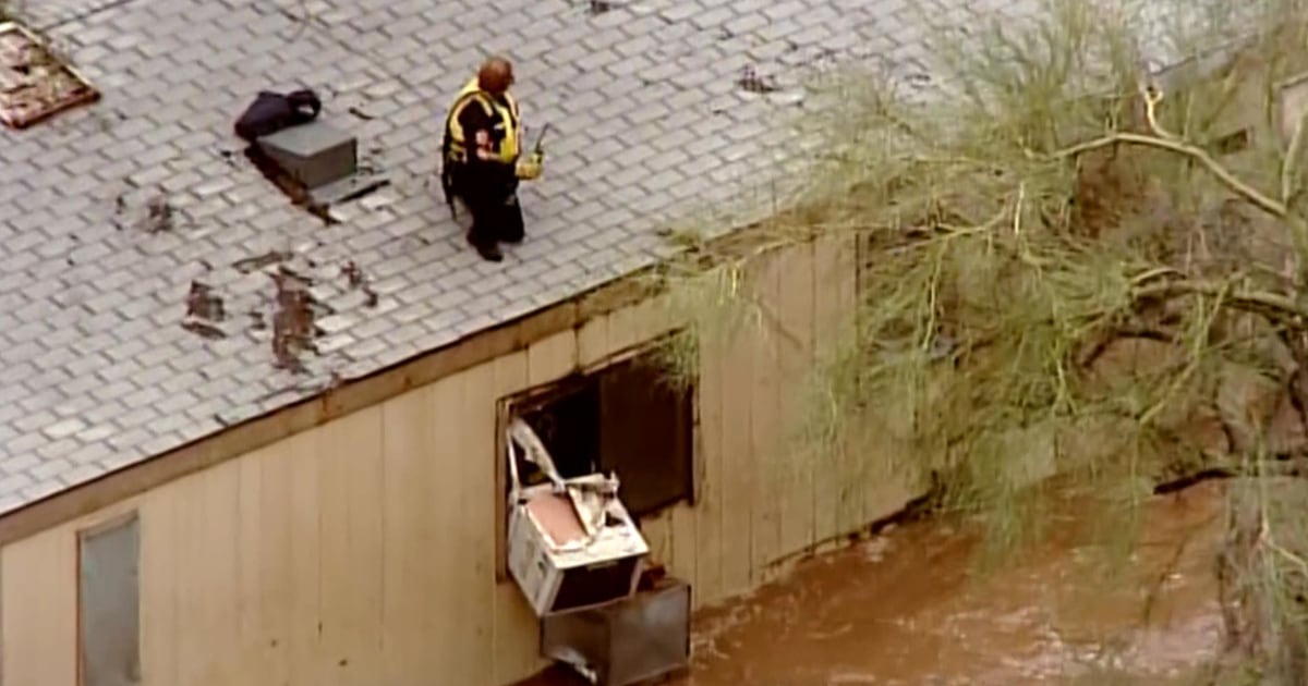Phoenix, Arizona, Flash Floods Strand Residents, Knock Out Power