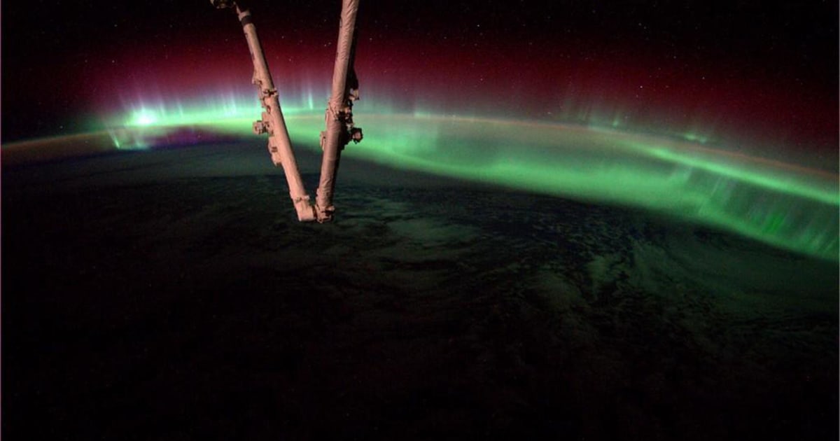 Light Display: Astronaut Captures Stunning Images of Aurora from Space