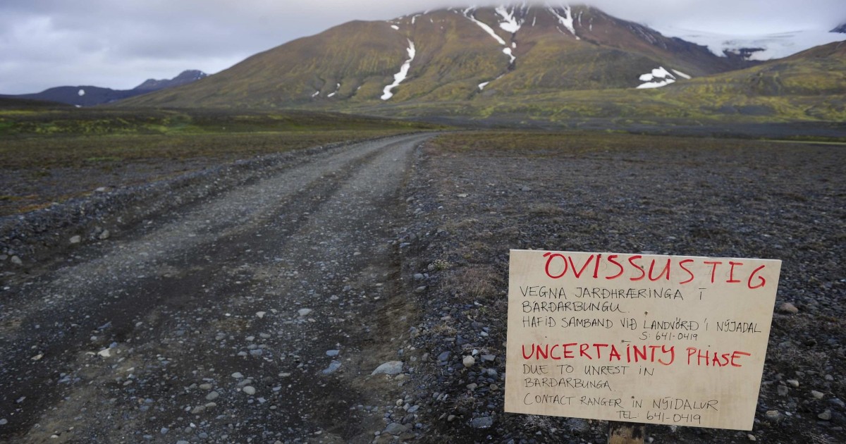 Subglacial Volcanic Eruption in Iceland Prompts Highest Aviation Alert