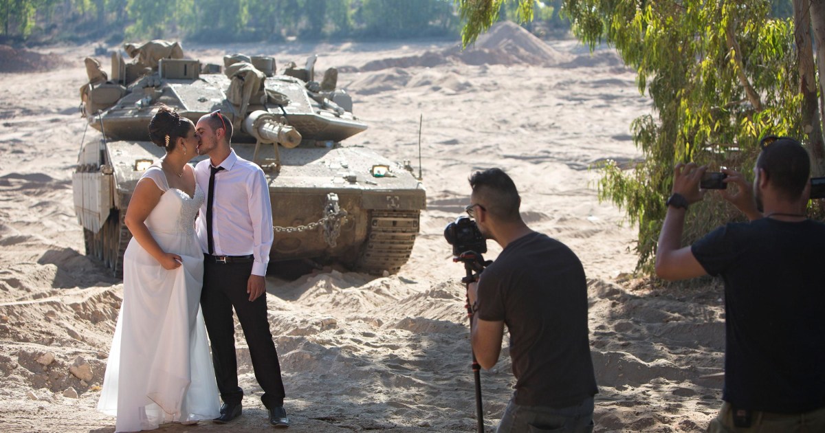 Tank Backdrops Wedding Portraits in Israel During Ceasefire