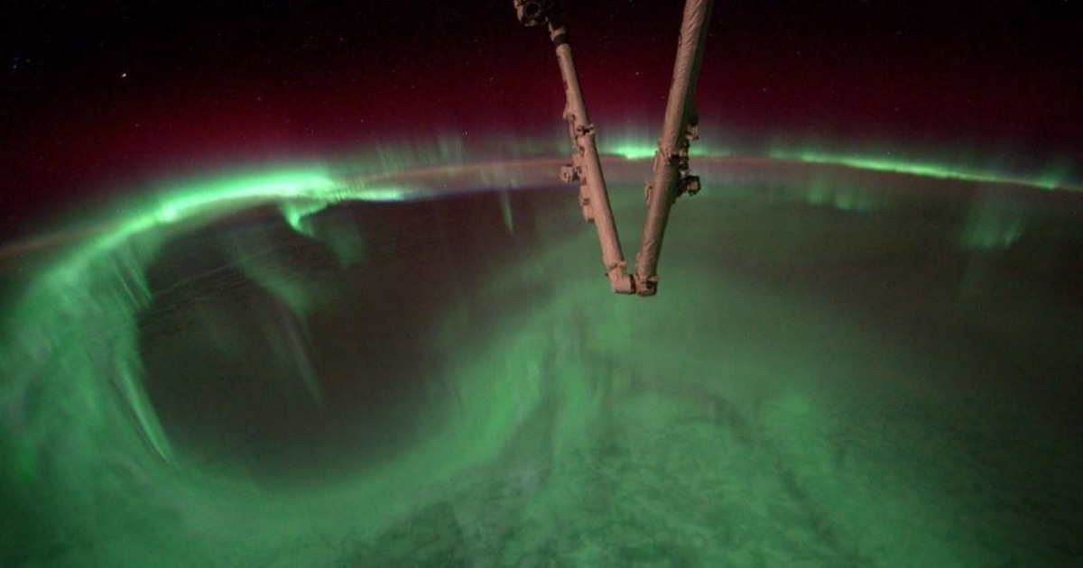 Astronaut Captures Aurora in Stunning Time-Lapse