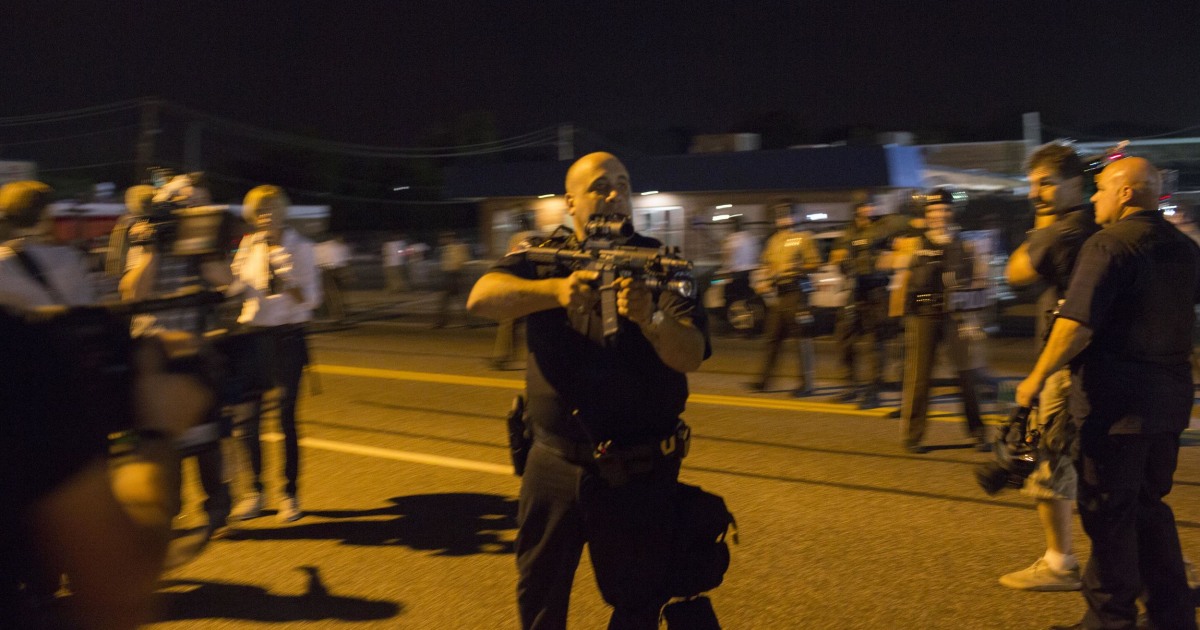 Missouri Cop Resigns After Pointing Rifle at Ferguson Protesters