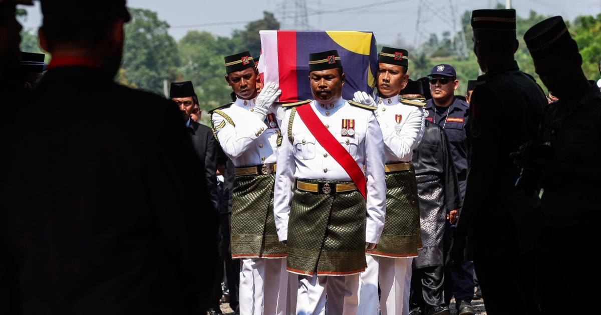 Pilot of Malaysia Airlines Flight MH17 Laid to Rest
