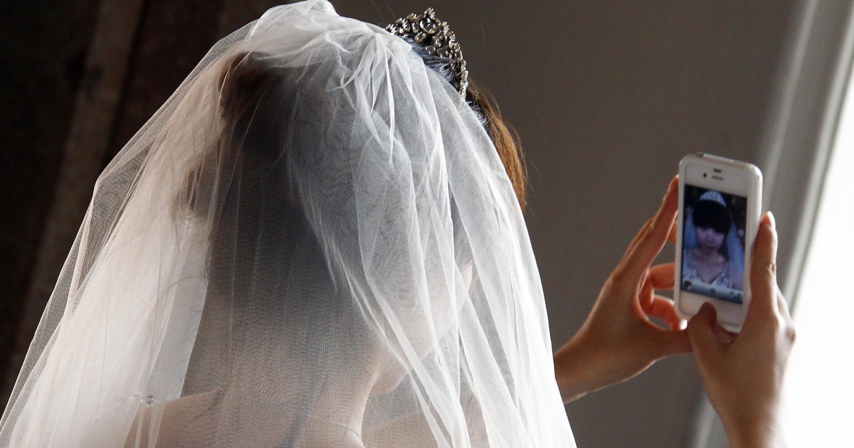 #HITCHED: Wedding Tech Getting 'Extreme' With Drones, Robot Officiants