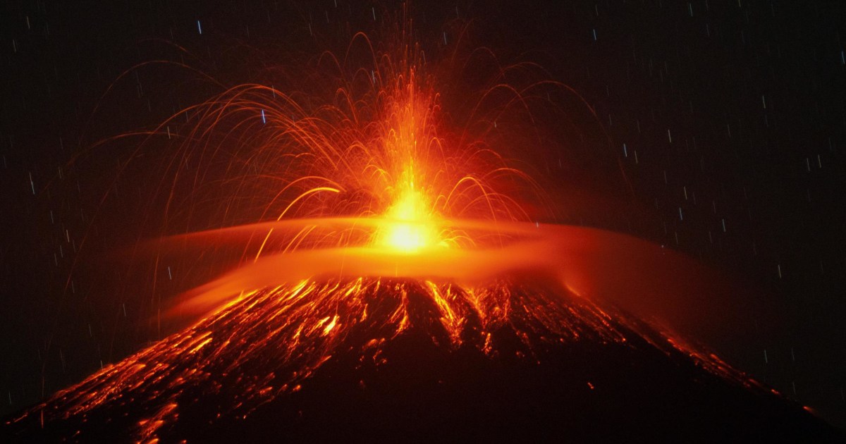 Indonesian Volcano Mt. Slamet Erupts After Four Days of Quiet