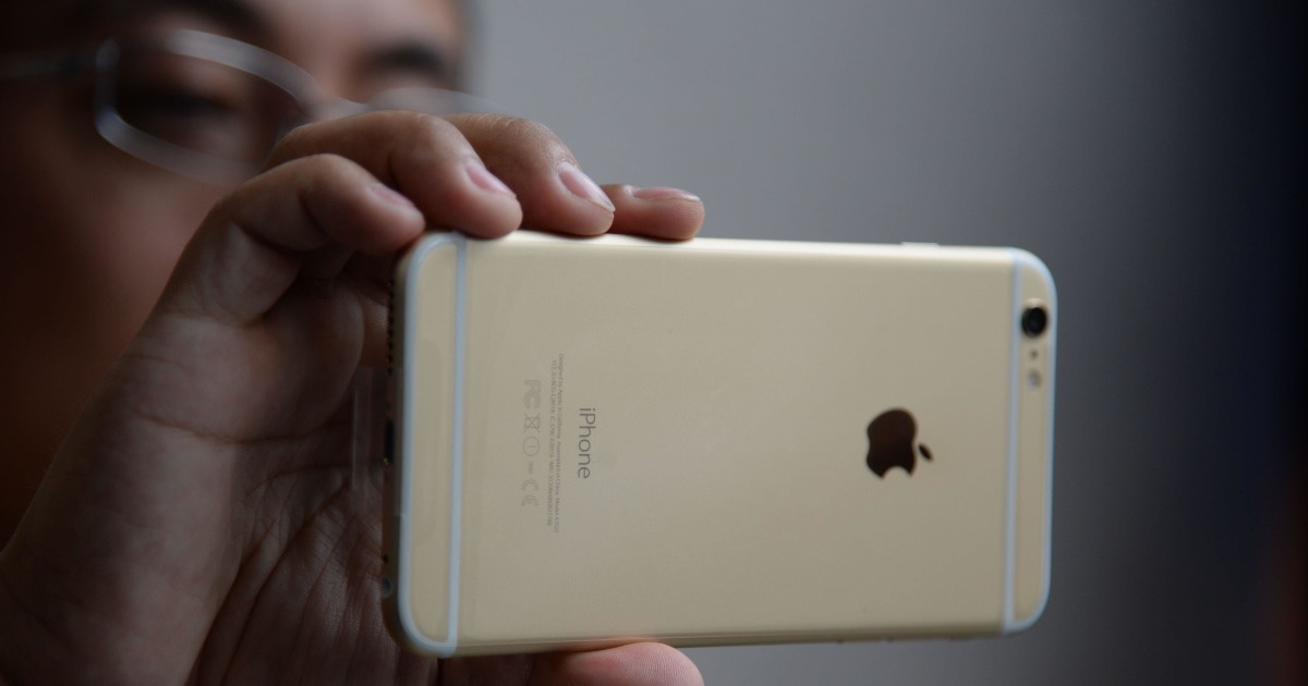 FBI Chief Scolds Apple and Google Over New Smartphone Encryption