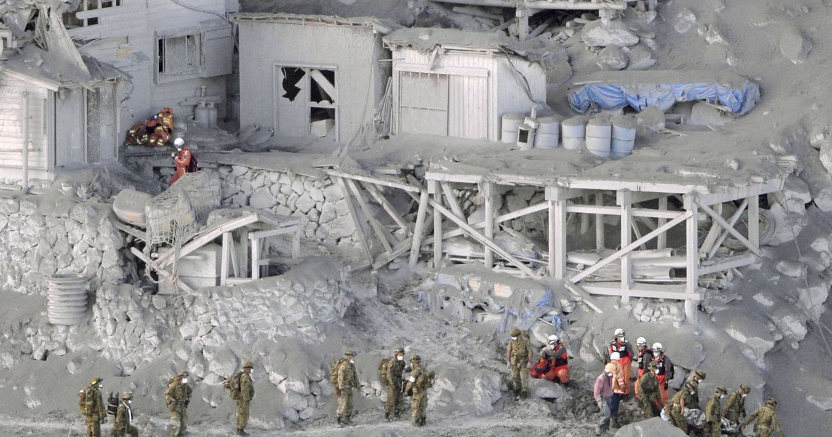 Japan Rescuers Battle Erupting Volcano to Save Stranded Hikers