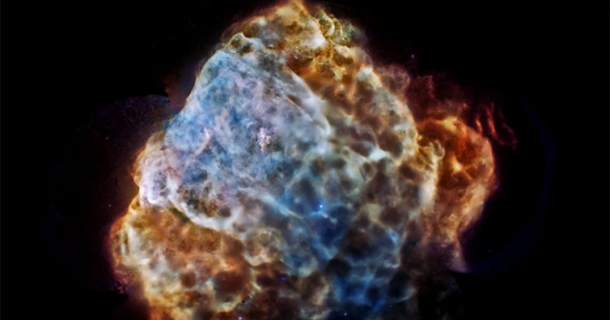 Month in Space Pictures: Hook Up With the High Frontier