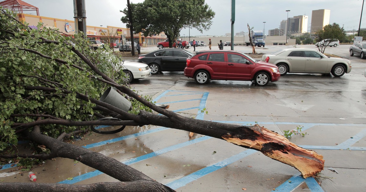 Powerful Storm Column Bears Down on Nashville, Tennessee