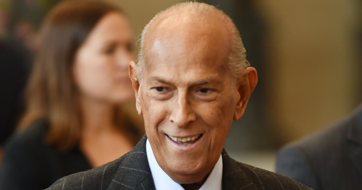 Legendary Fashion Designer Oscar de la Renta Remembered At Cannes