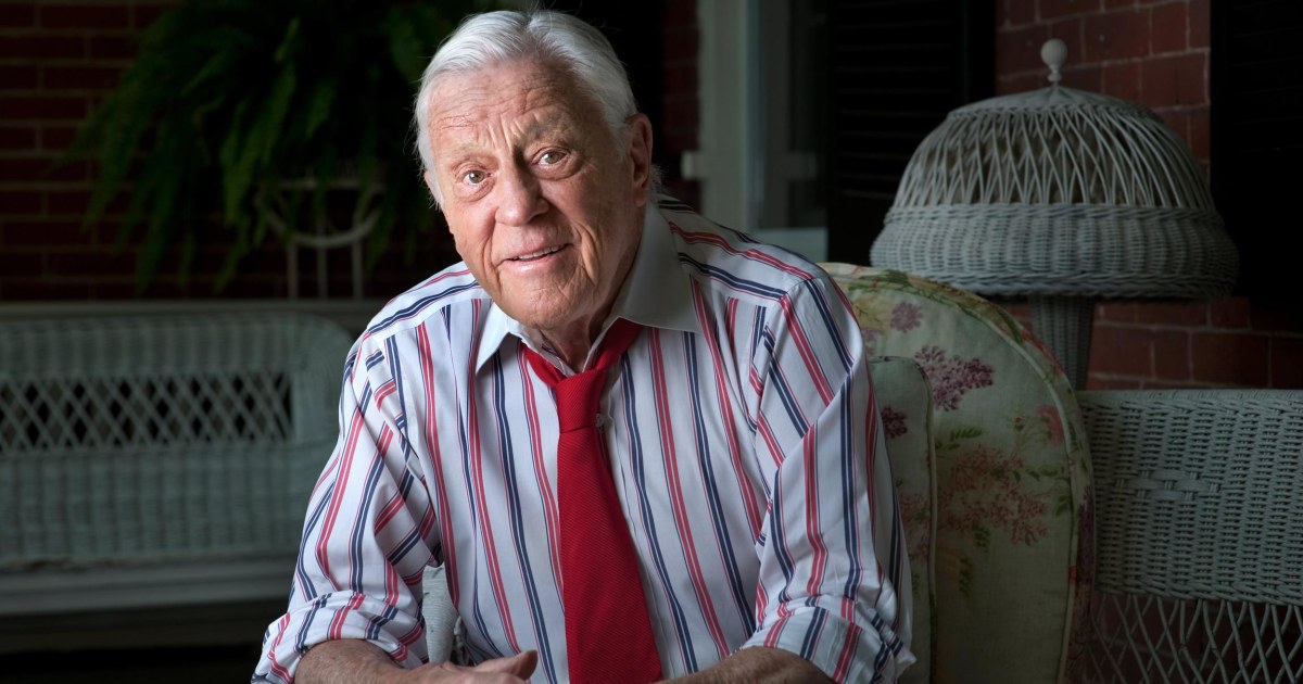 Legendary Washington Post Editor Ben Bradlee, of Watergate Fame, Dies