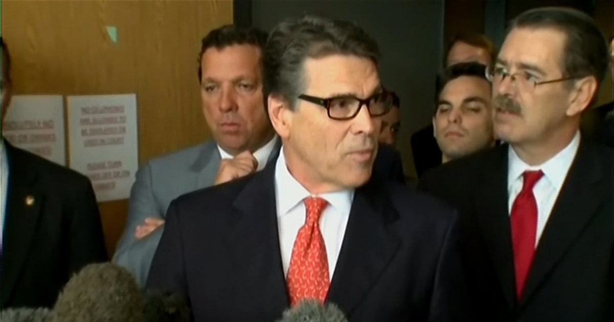 Defiant Gov. Rick Perry of Texas Appears in Court in Abuse-of-Power Case