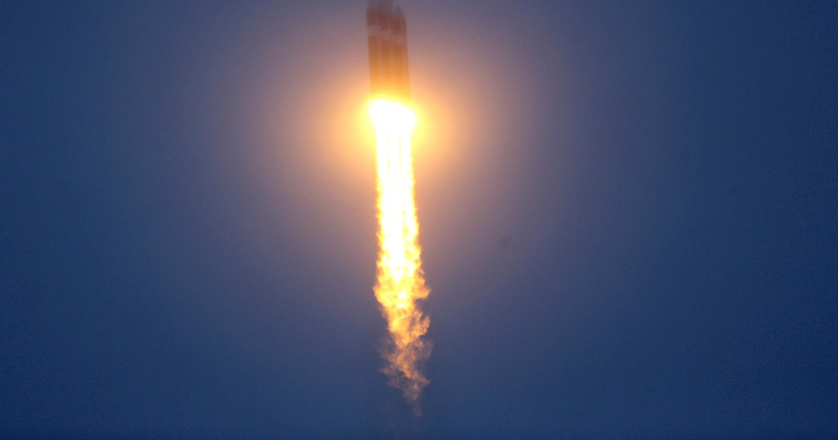 Orion Deep-Space Capsule Blasts off