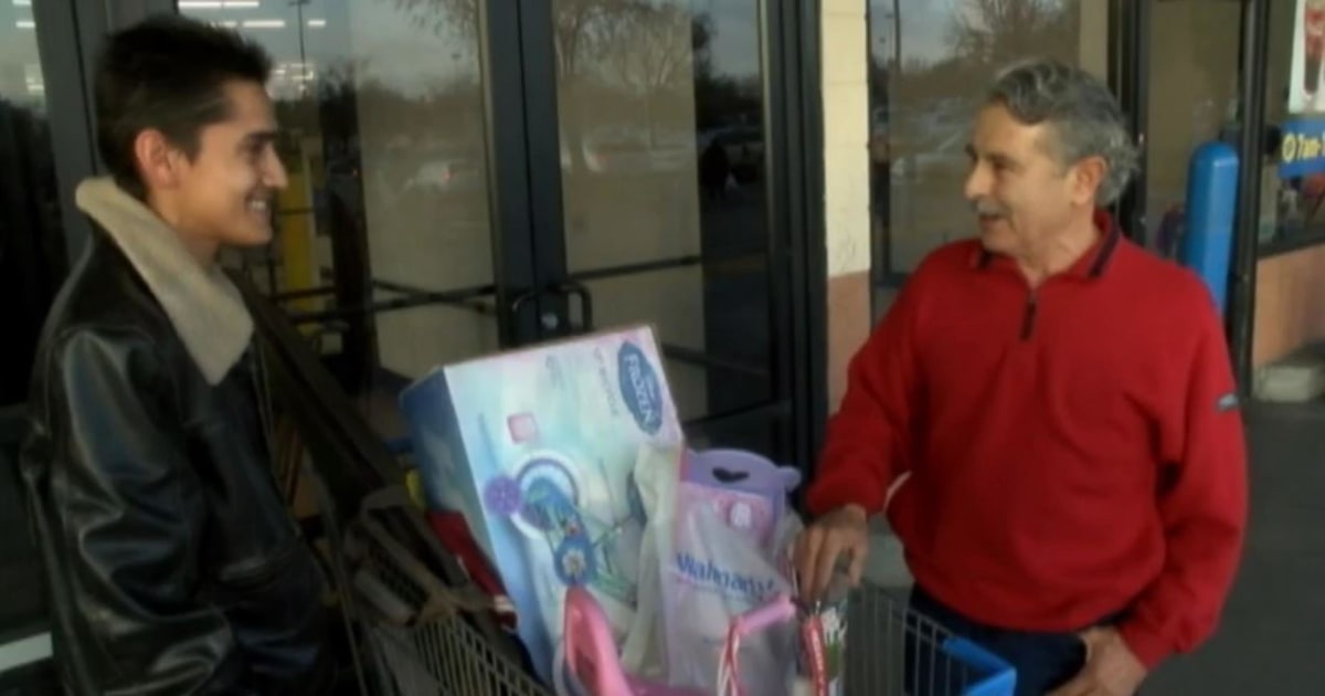 'Secret Santa' Picks Up The Bills for Shoppers
