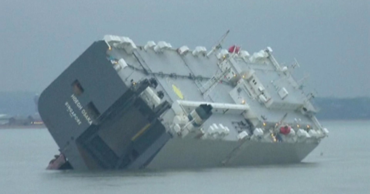 25 Crew Members Rescued From Stranded Ship