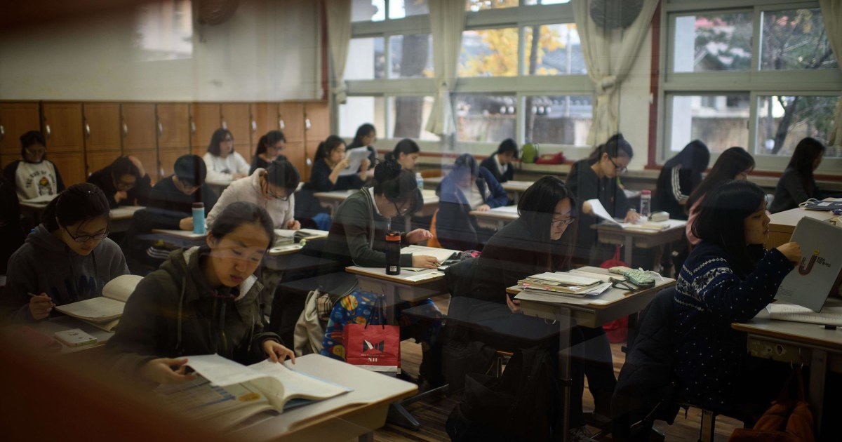 Students Cram to Chase the Samsung Dream in South Korea