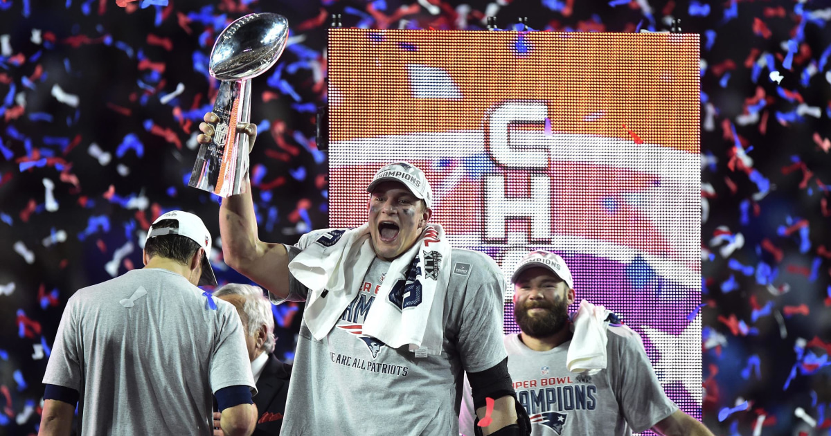 Duck Boats on Ice: Snow forces Boston to Postpone Patriots' Parade