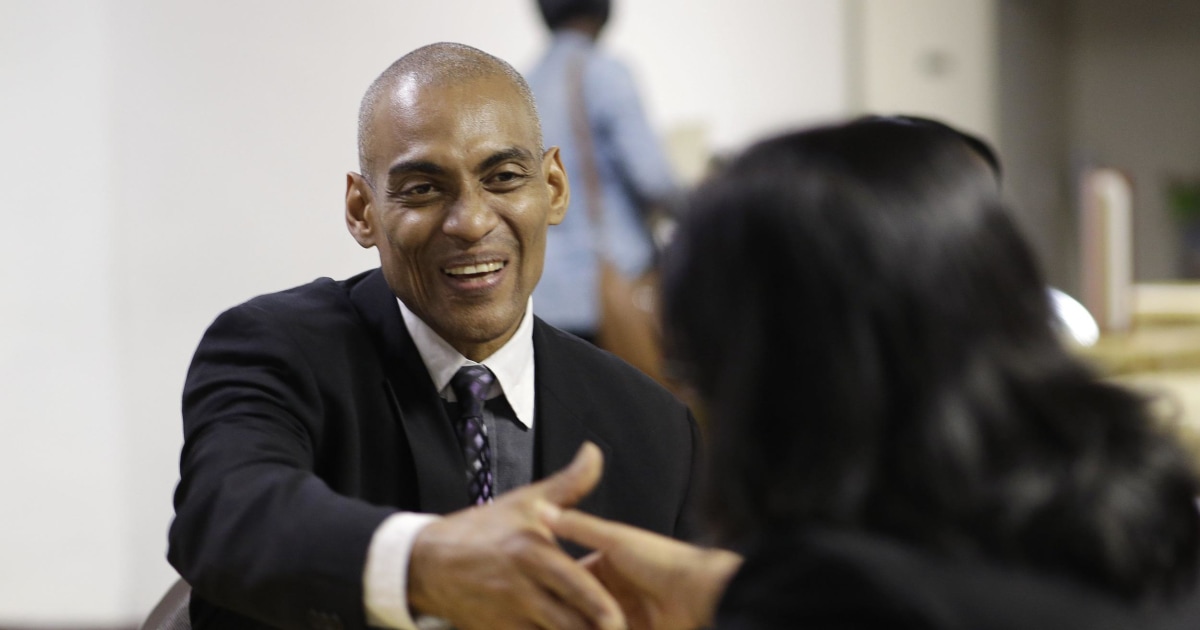 Economy Posts Solid Job Growth, Wages Rebound