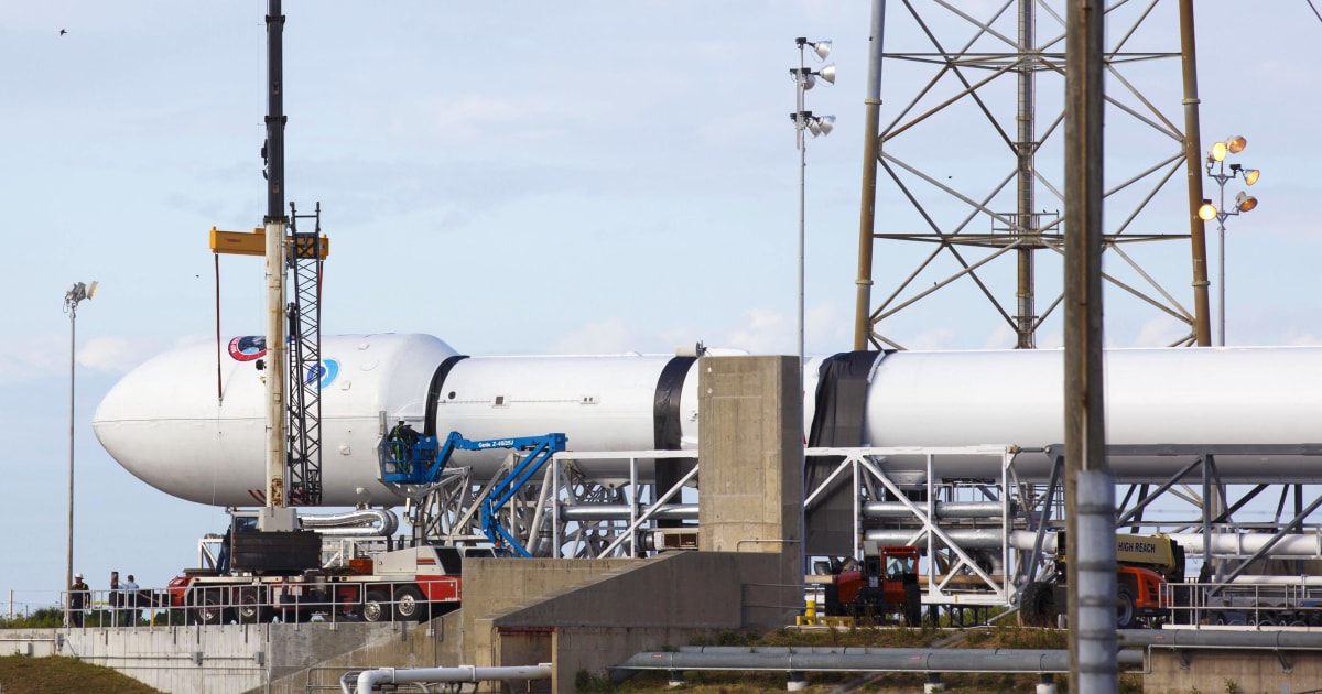Weather Forces Further Delay in SpaceX's DSCOVR Launch