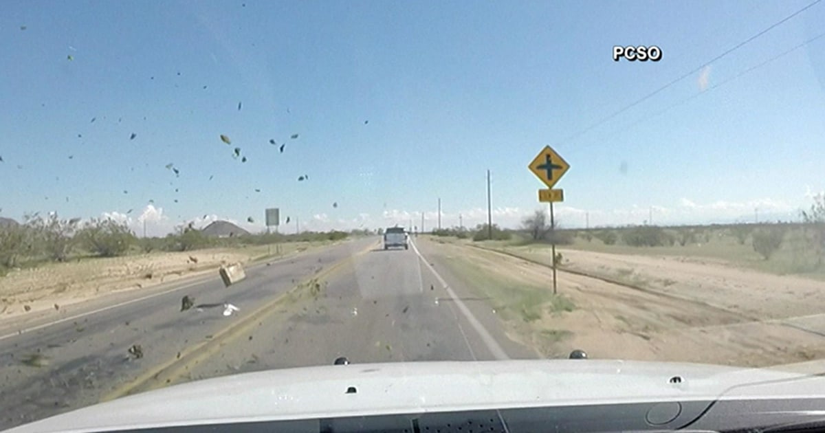 Suspects Toss Marijuana Bales From Car in High-Speed Chase