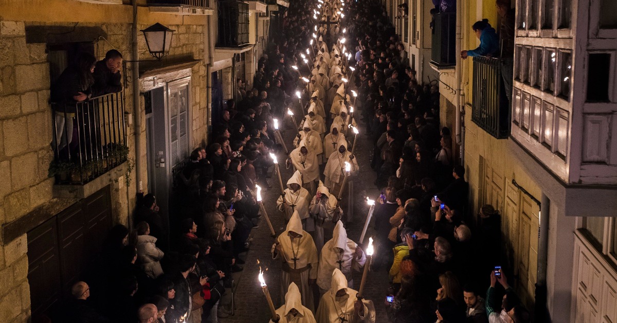 Holy Week Processions Light Up the Night in Spain