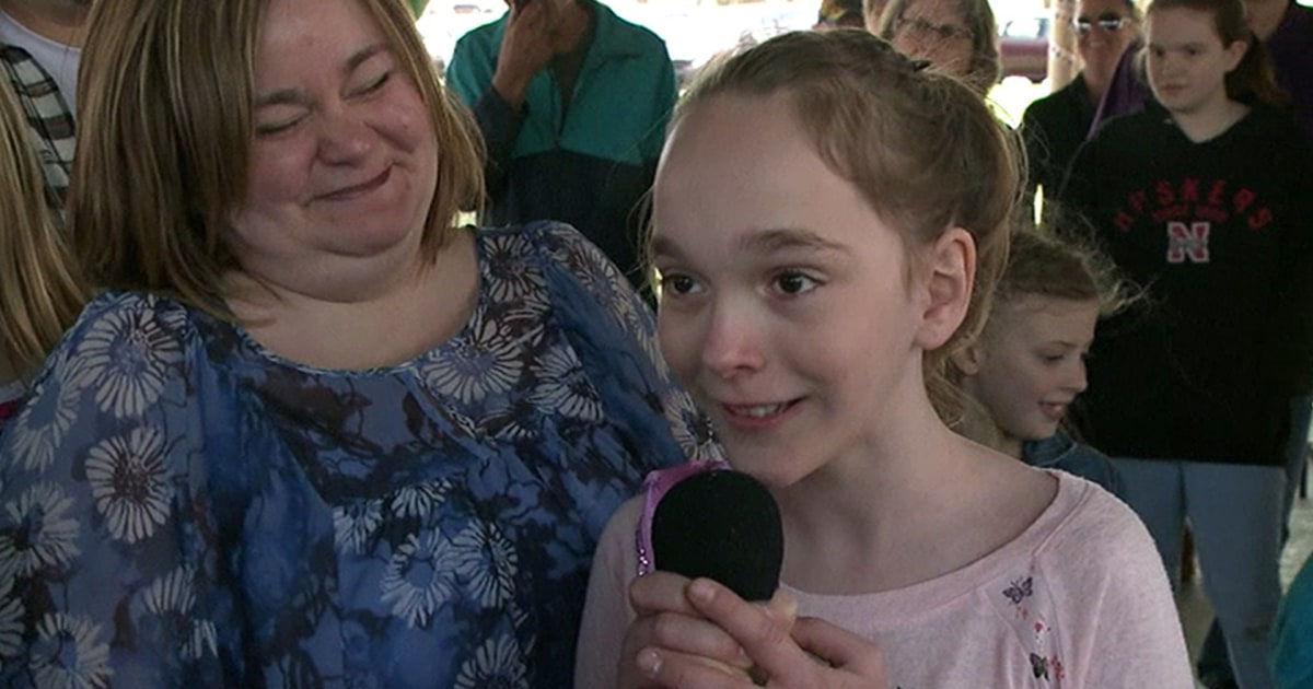Hundreds Attend Lonely 10-Year-Old's Birthday Party After Mom's ...