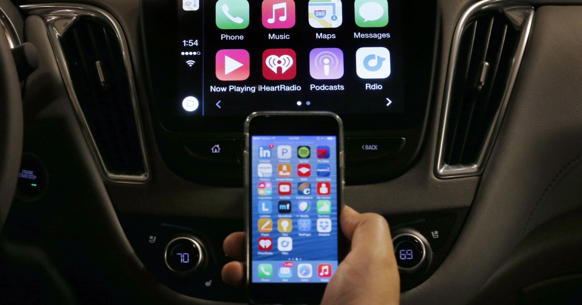 Driving Your Smartphone: Automakers Rev Up Connectivity