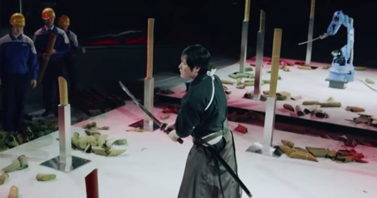 Swordsman vs. Machine: Robotic Arm and Samurai Face Off