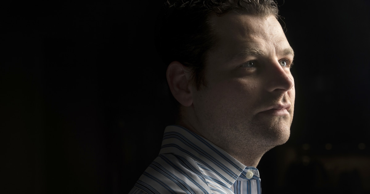 Former FBI Agent Matthew Lowry Details Path to Addiction and Arrest