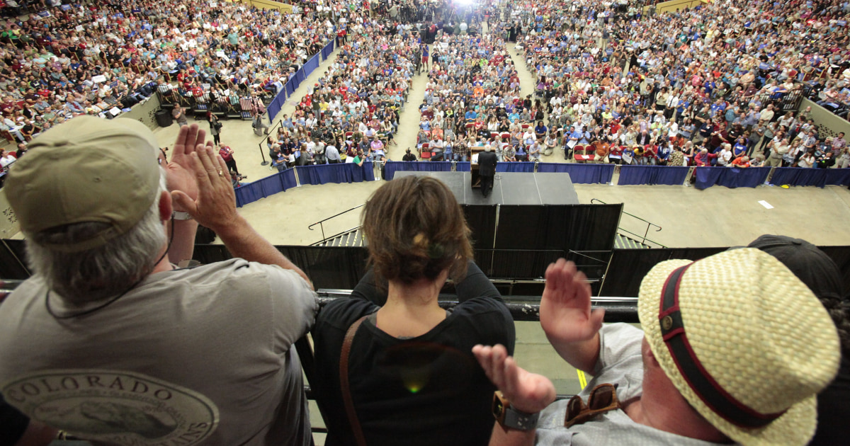 Bernie Sanders Draws Crowd of 10,000 in Wisconsin
