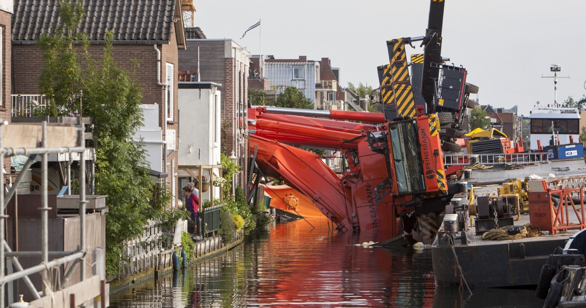 Netherlands Crane Collapse Demolishes Houses, Injures At Least 20