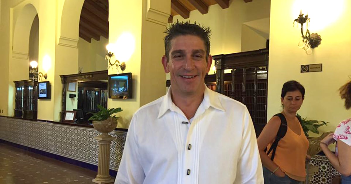 Cuban-American Richard Blanco: We All Belong to The Sea Between Us